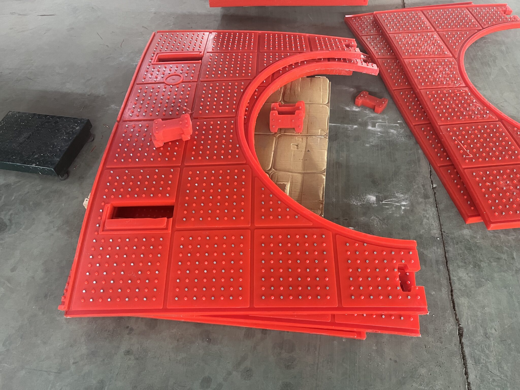 Drill Rig Floor Safety Mats Manufacturer | Suconvey Rubber
