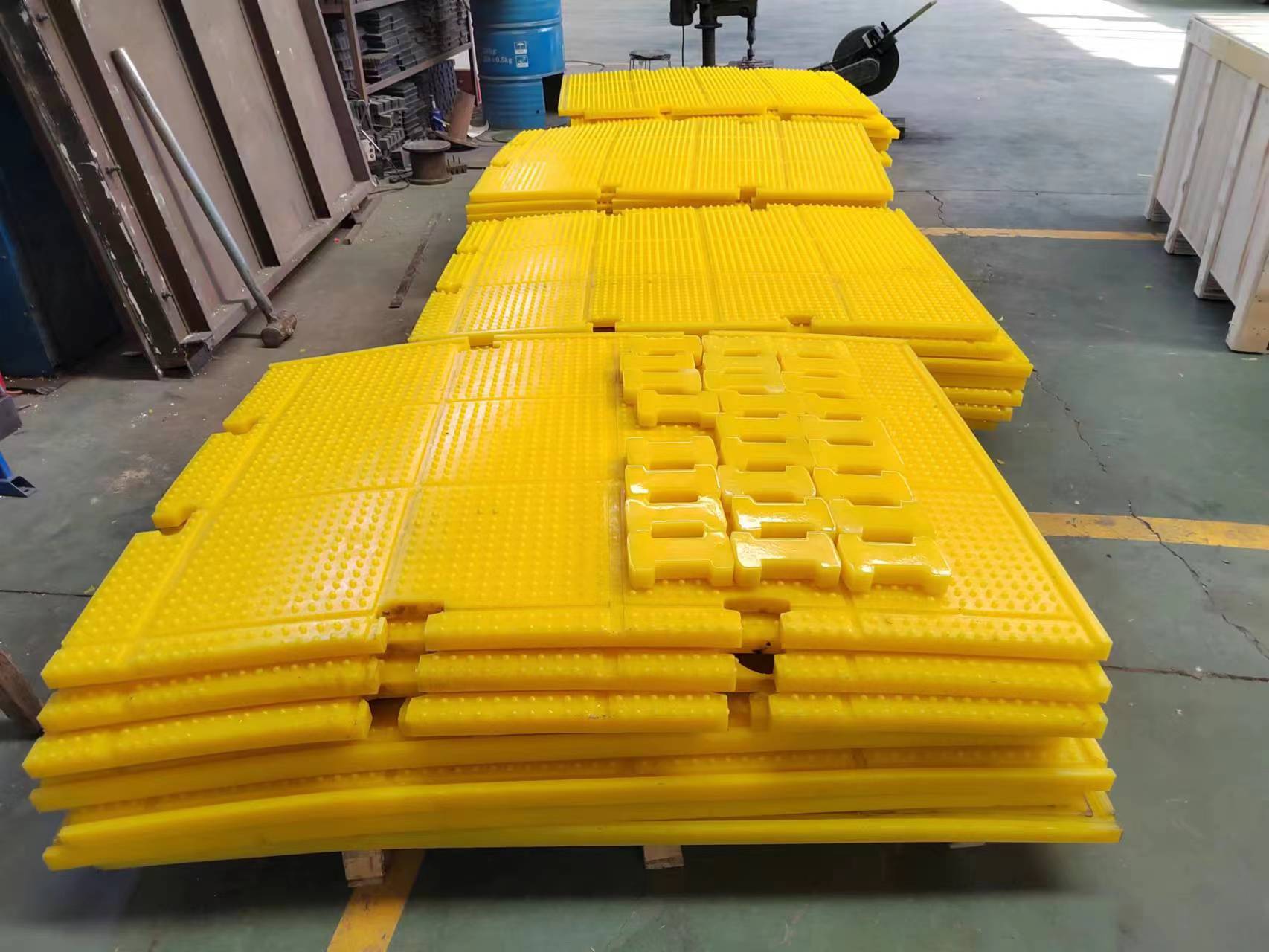 Drill Rig Floor Safety Mats Manufacturer | Suconvey Rubber